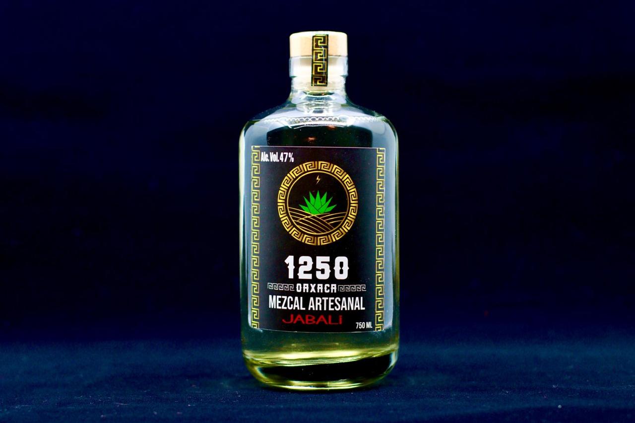Extraordinario Mezcal Jabalí 1250-750ML